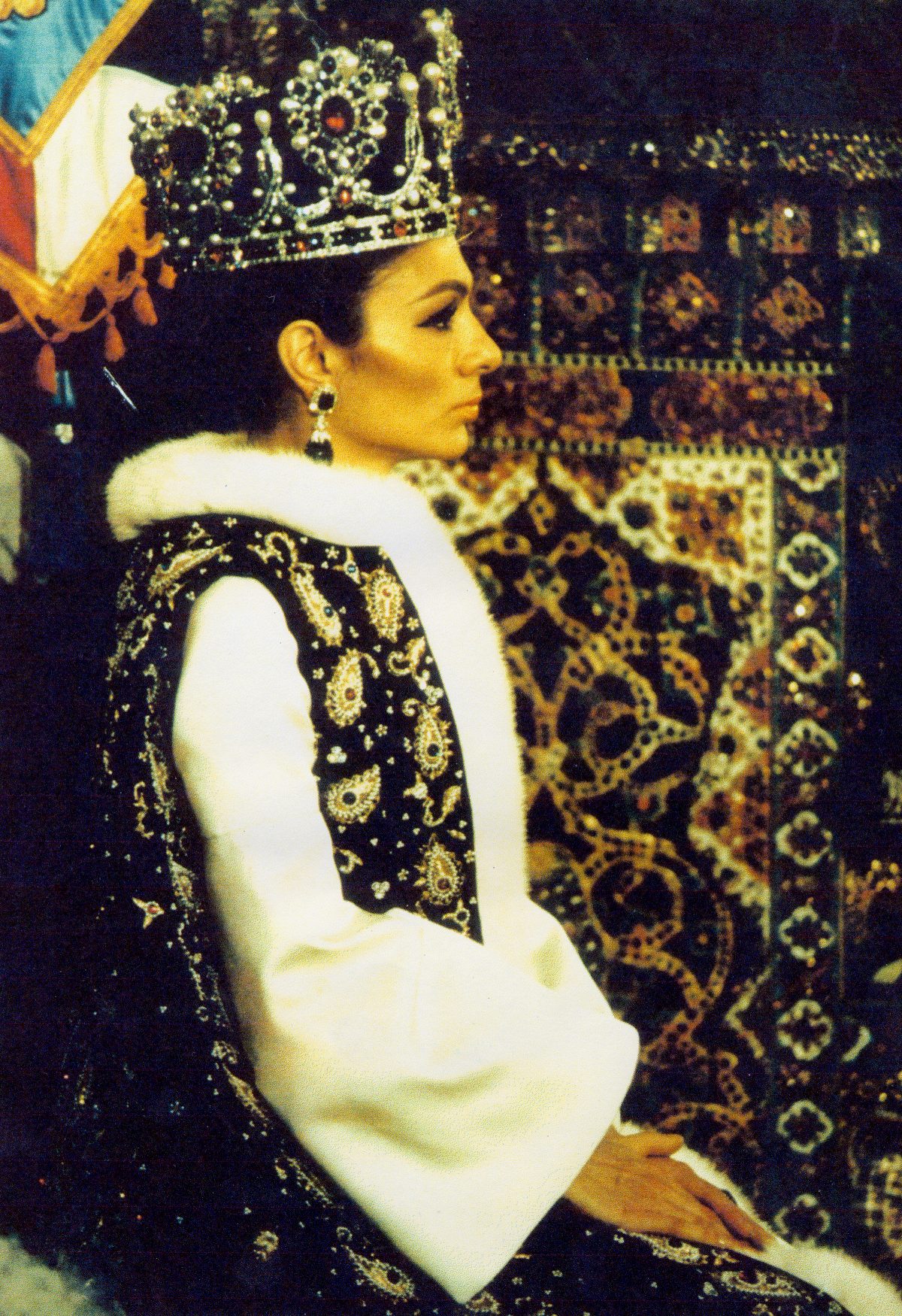 Photo Album - Imperial Coronation - مراسم تاج گذاری - Queen Farah Pahlavi