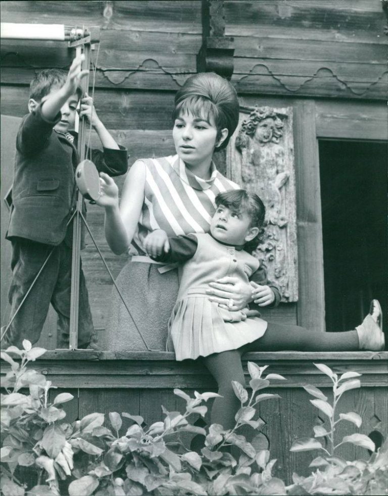 Princess Farahnaz Pahlavi - Queen Farah Pahlavi