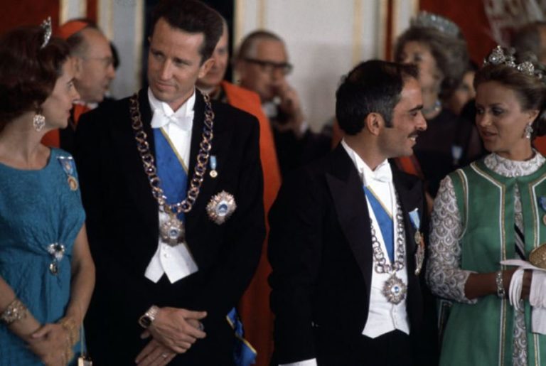 Photo Album - 2500 Year Of Iran's Monarchy - جشن‌های ۲۵۰۰ ساله - Queen ...